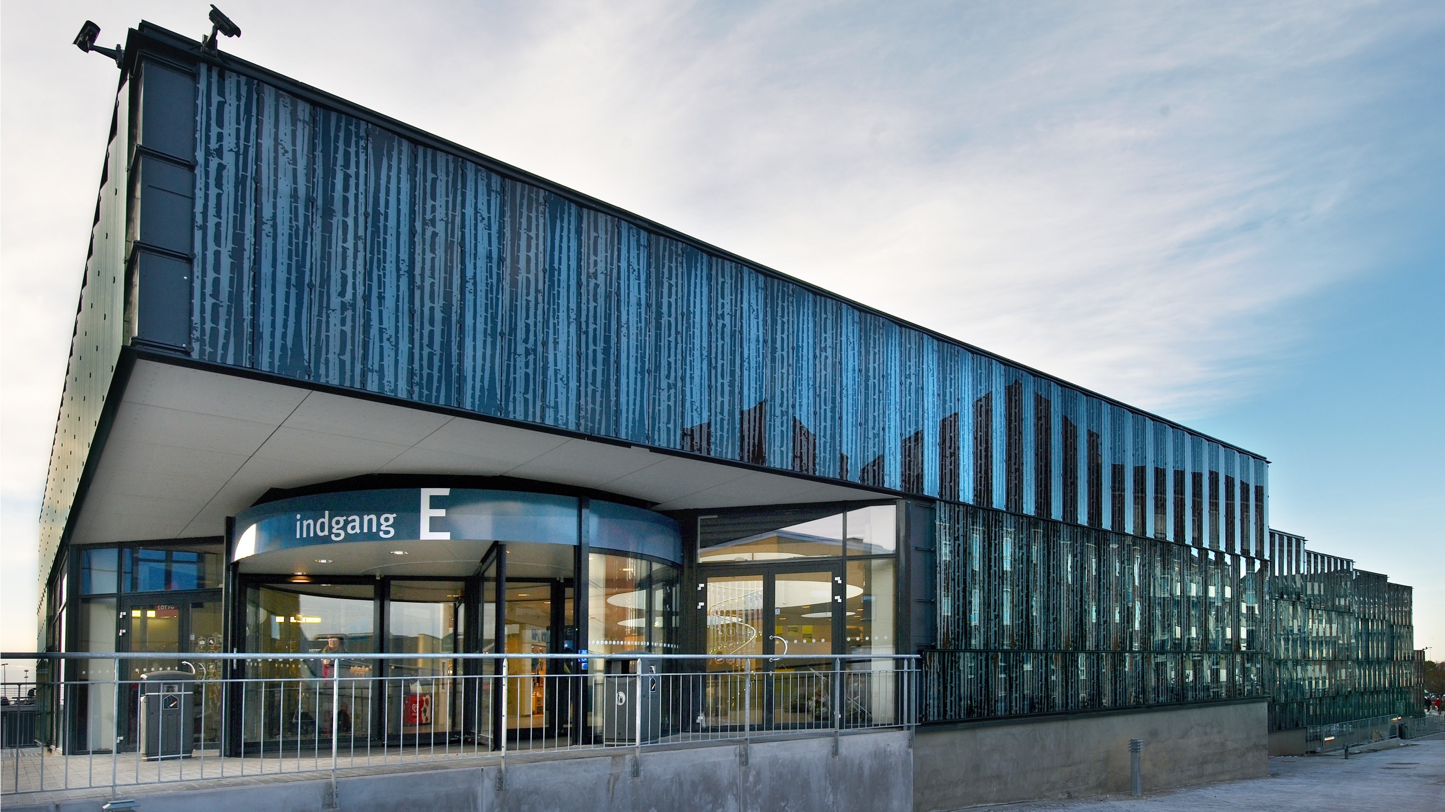 WAVES shopping centre - CSK Steel